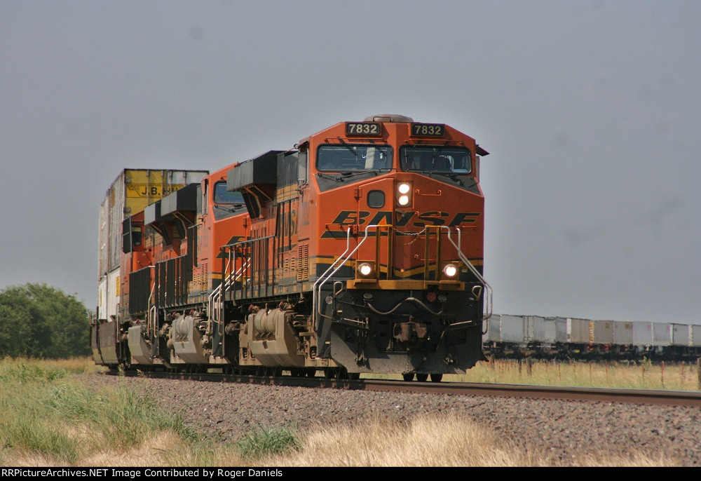 BNSF 7832